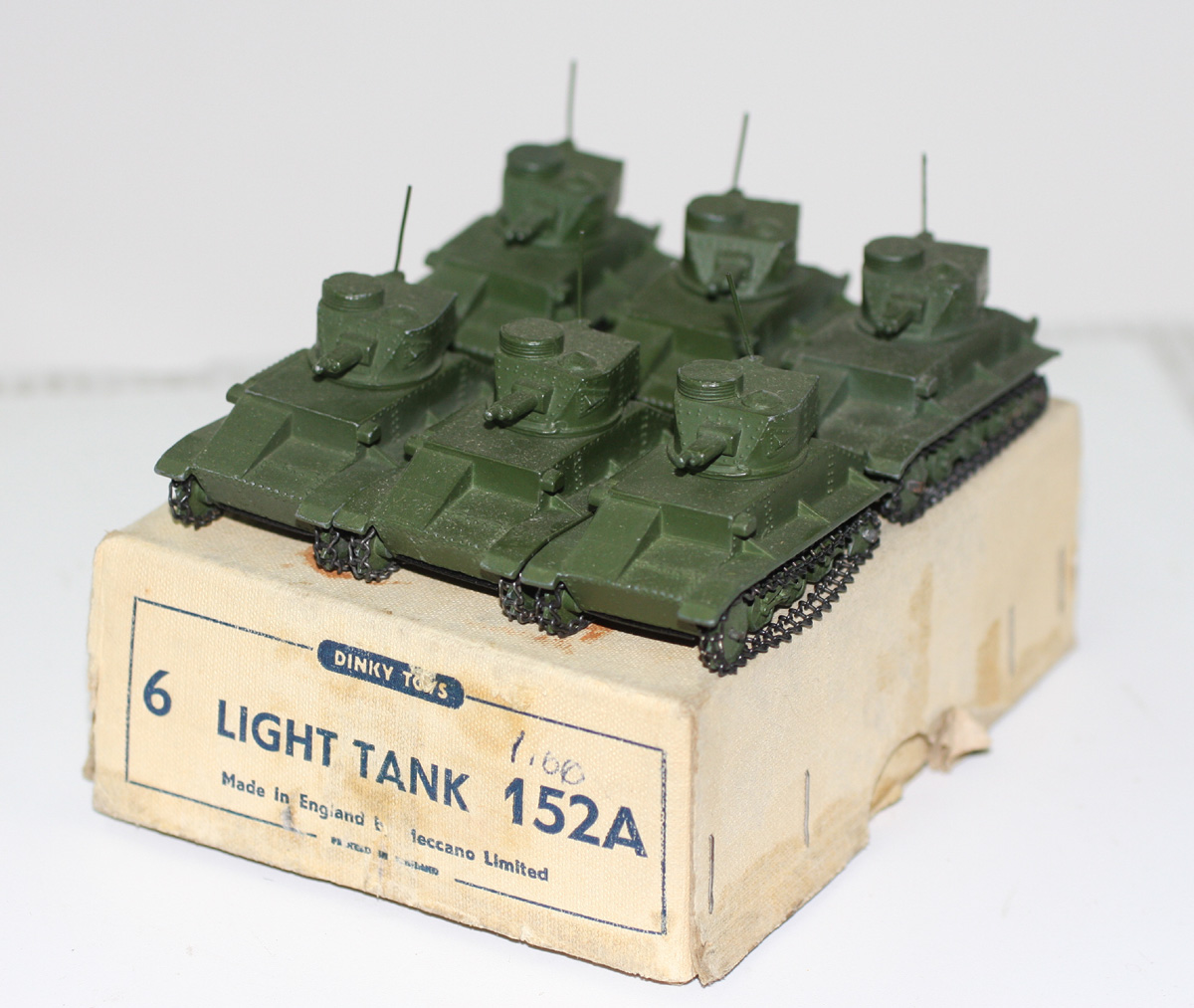 EARLY POST WAR DINKY TOYS 152A TRADE BOX WITH 6 MILITARY LIGHT TANKS | eBay